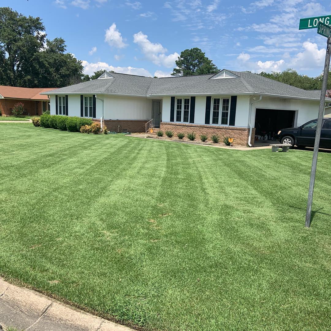 Lawn Maintenance – Blue Marlin Landscape
